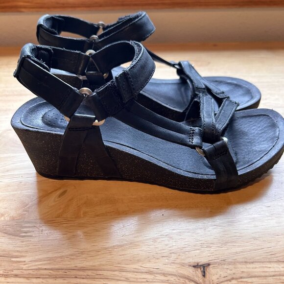 Teva | Shoes | Teva Womens Black Wedge Sandals Velcro Adjustments Size ...